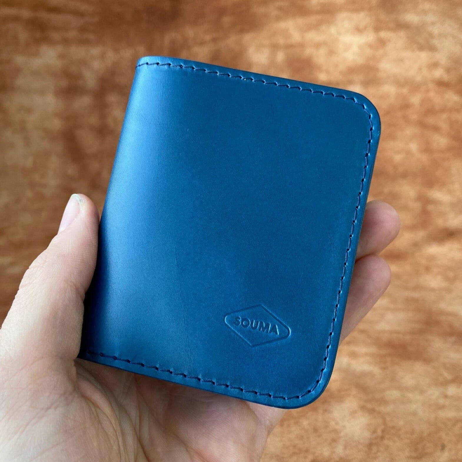 Premium Leather Bifold Airtag Wallet - Handcrafted in Europe – Souma ...