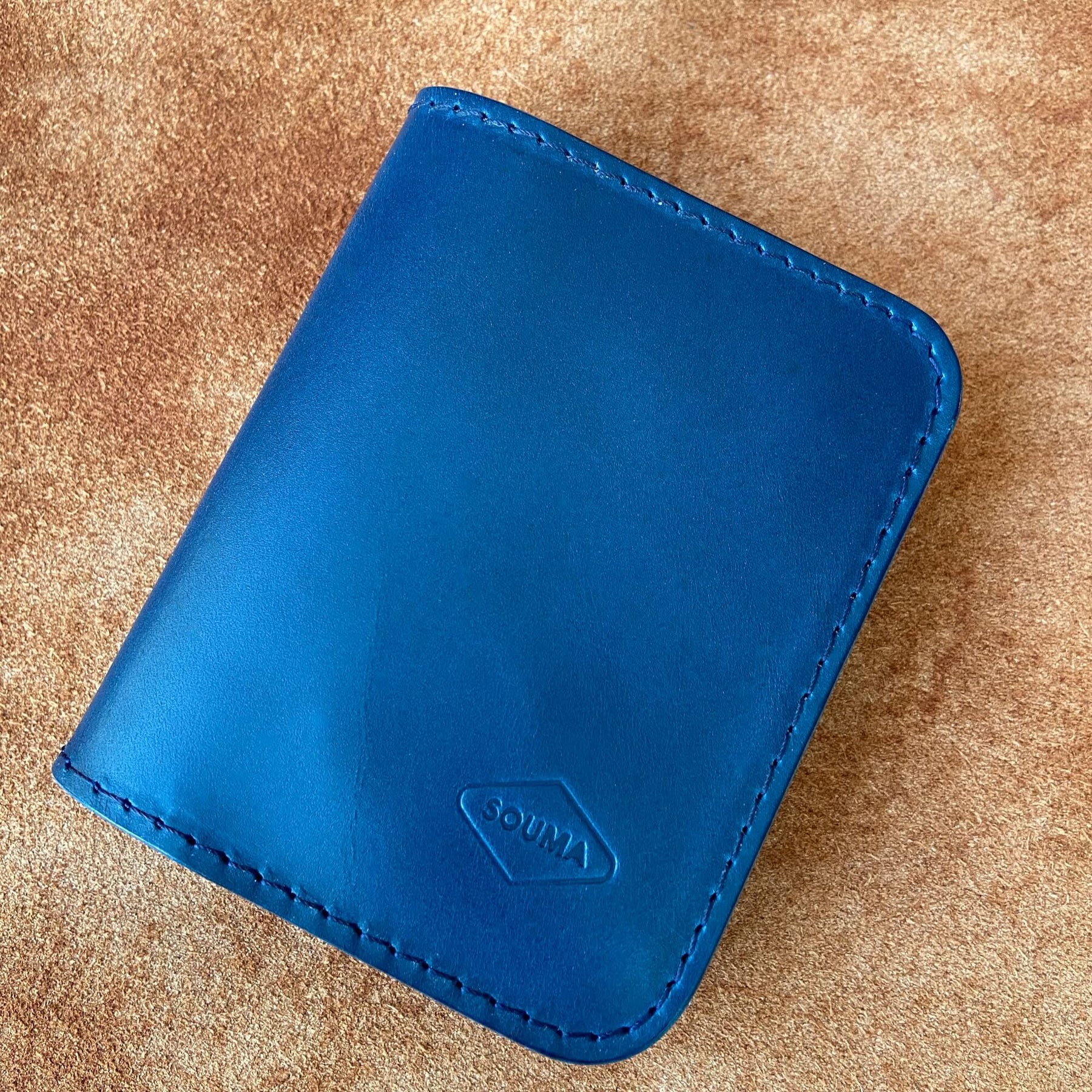 Premium Leather Bifold Airtag Wallet - Handcrafted in Europe – Souma ...